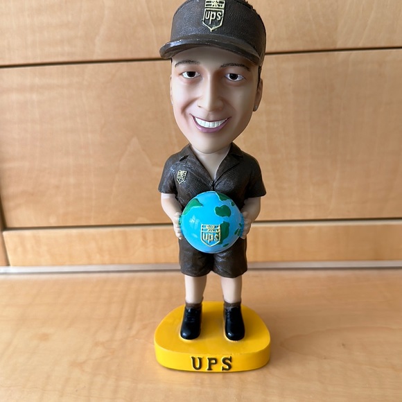 UPS bobble head | Accents | Ups Lady Vintage Bobble Head Holding The ...